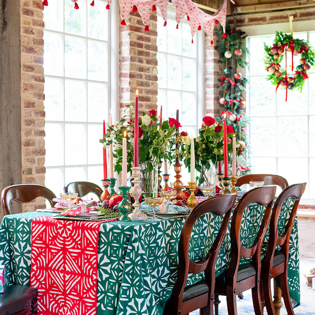 MALAIKA Holly Green Applique Tablecloth FARO